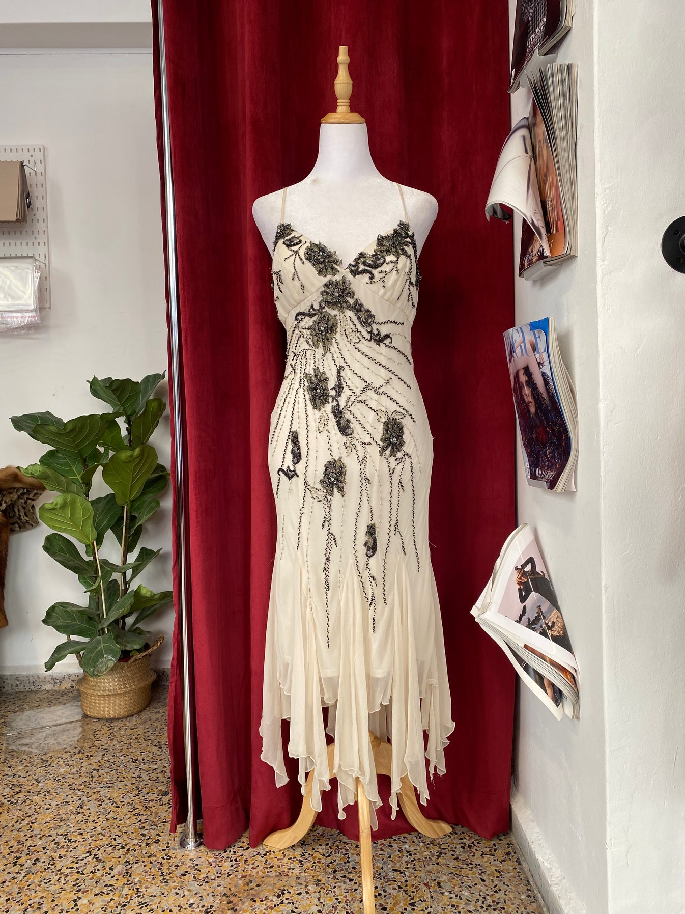 100% silk white all over handbeaded gown – Vintage_cnty