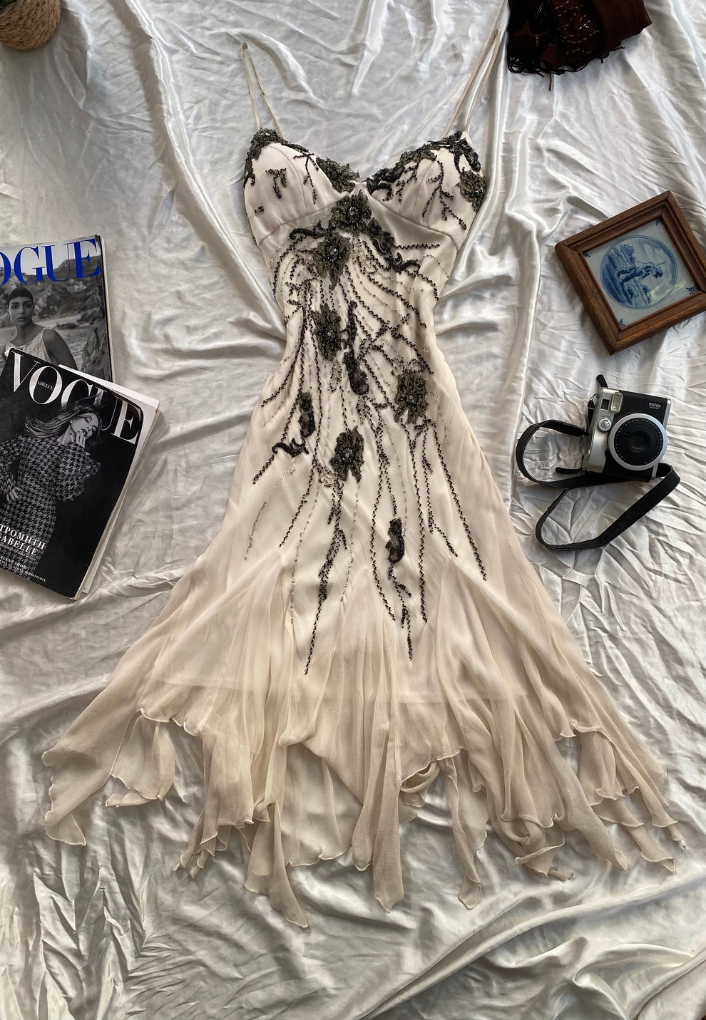 100% silk white all over handbeaded gown – Vintage_cnty